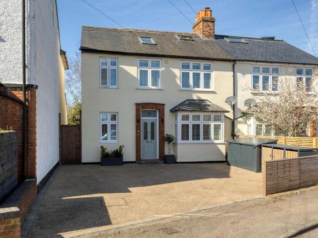 4 bedroom semi detached house for sale
