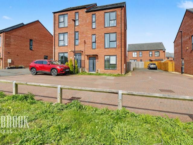 4 bedroom semi detached house for sale