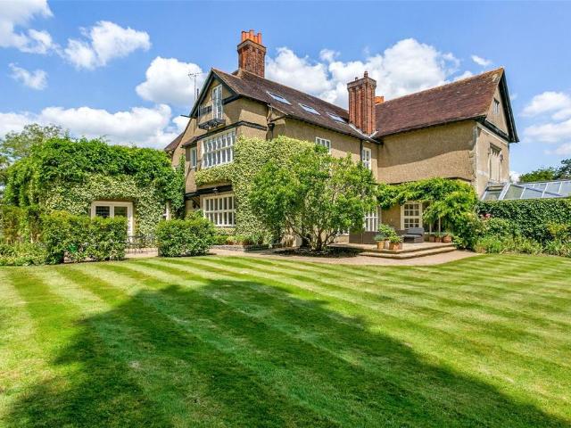 5 bedroom semi detached house for sale