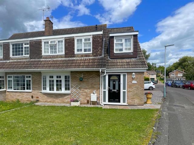 4 bedroom semi detached house for sale