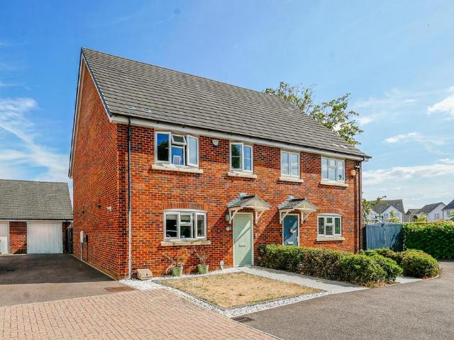 4 bedroom semi detached house for sale