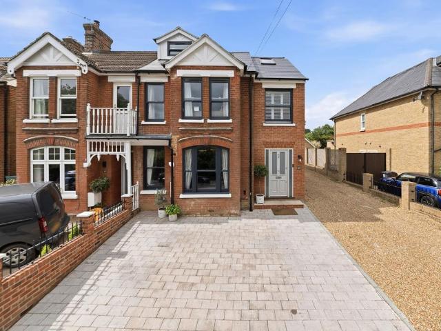 4 bedroom semi detached house for sale