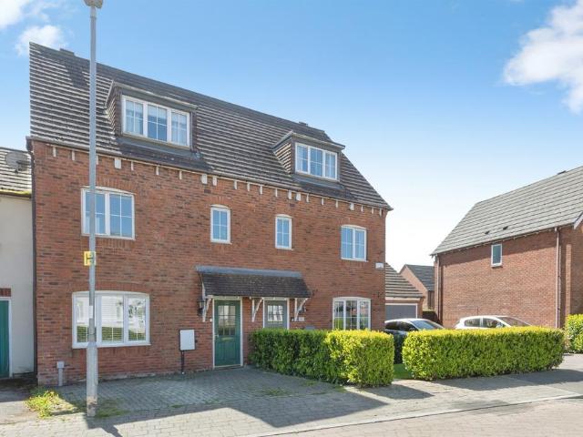 4 bedroom semi detached house for sale