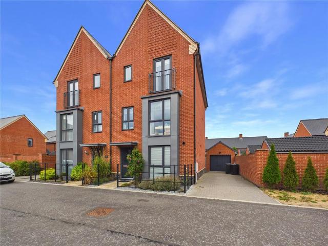 4 bedroom semi detached house for sale
