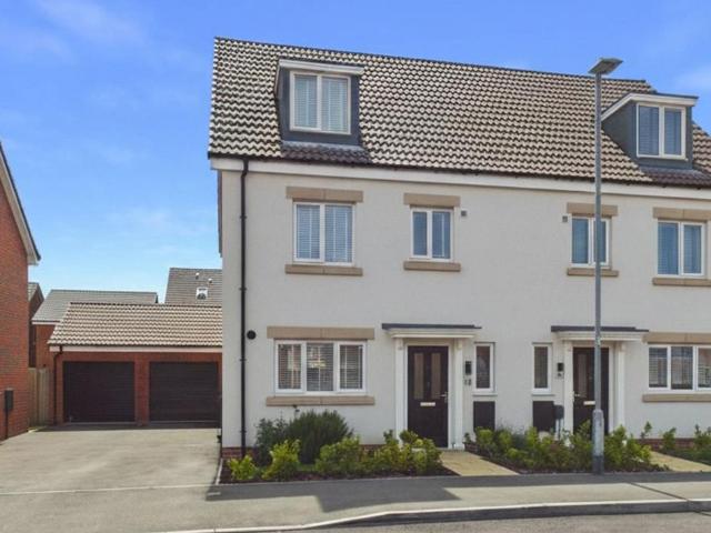 4 bedroom semi detached house for sale