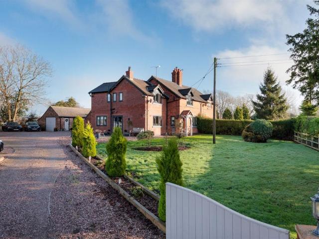 4 bedroom semi detached house for sale