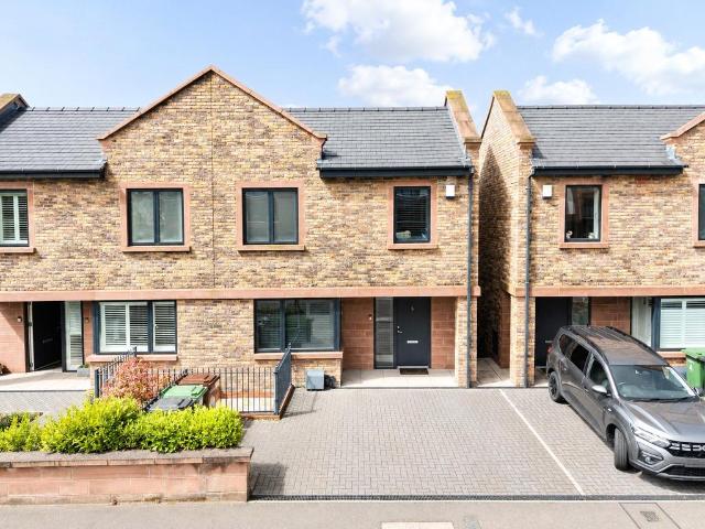 4 bedroom semi detached house for sale