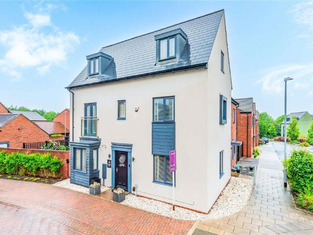 4 bedroom semi detached house for sale