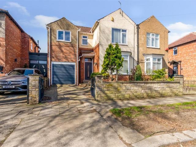 4 bedroom semi detached house for sale