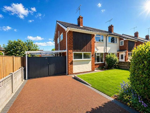4 bedroom semi detached house for sale