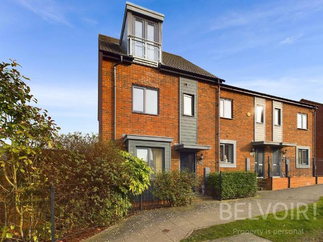 4 bedroom semi detached house for sale