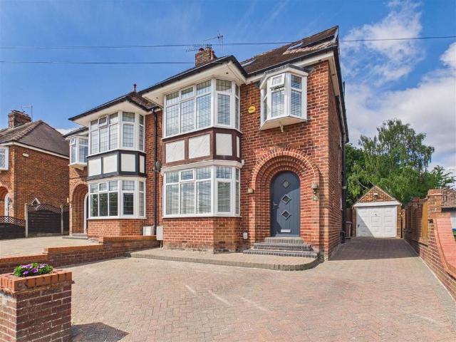 4 bedroom semi detached house for sale