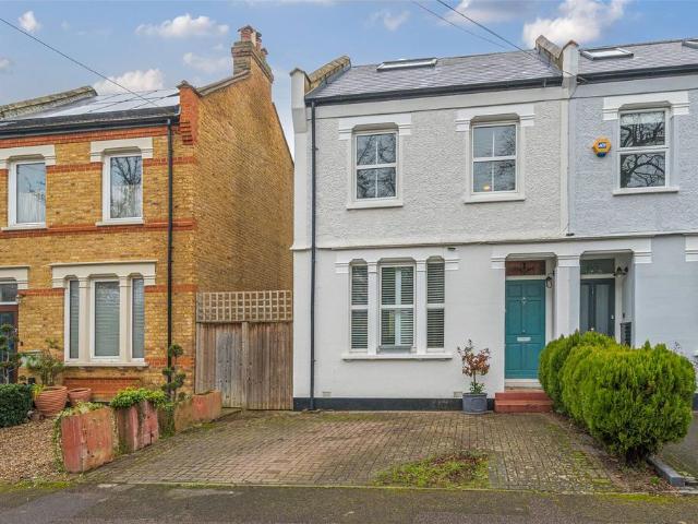 4 bedroom semi detached house for sale