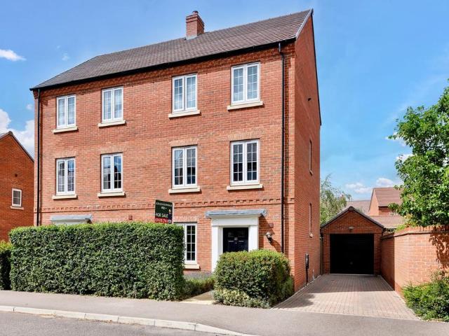 4 bedroom semi detached house for sale