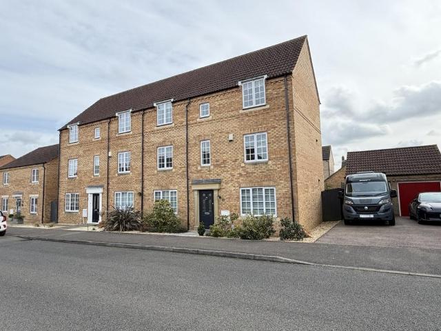 4 bedroom semi detached house for sale