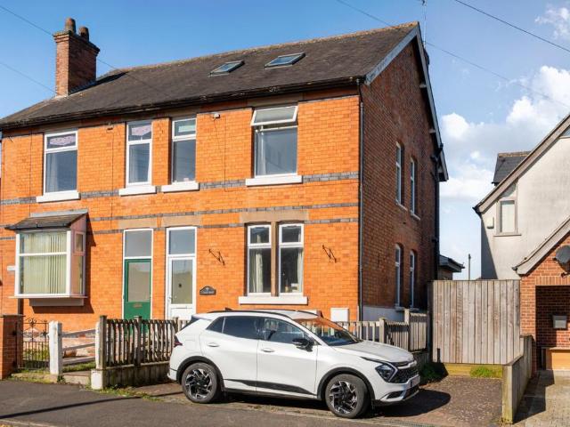 4 bedroom semi detached house for sale