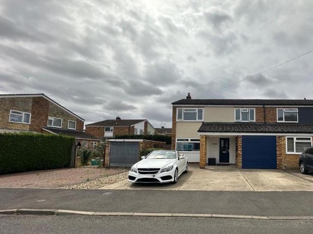 4 bedroom semi detached house for sale