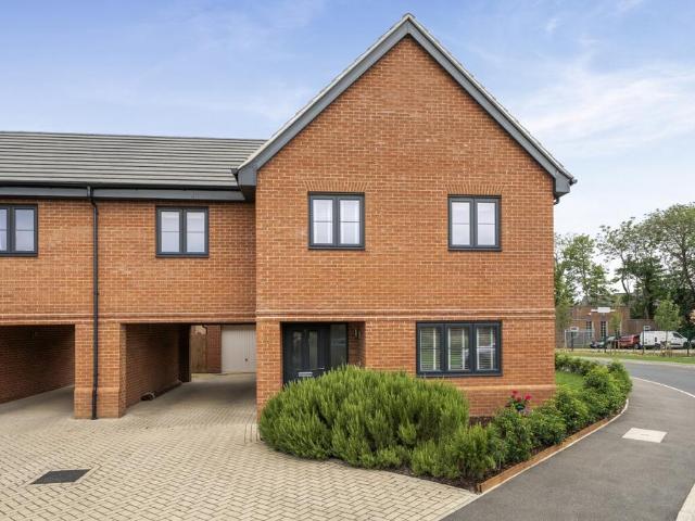 4 bedroom semi detached house for sale