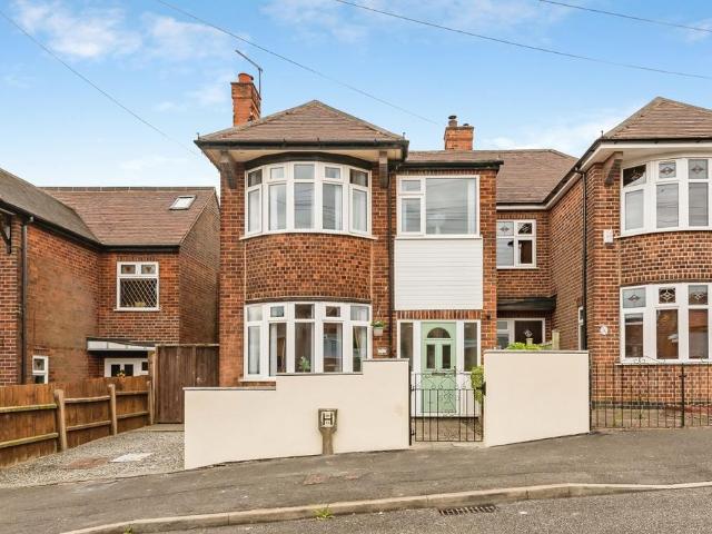 4 bedroom semi detached house for sale