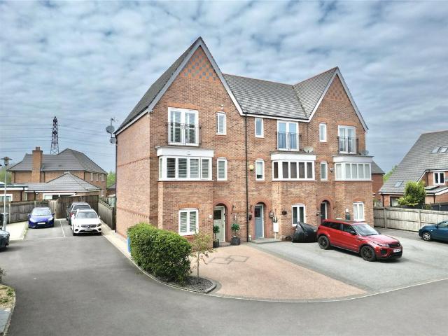 4 bedroom semi detached house for sale