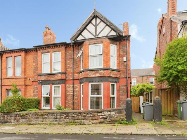4 bedroom semi detached house for sale
