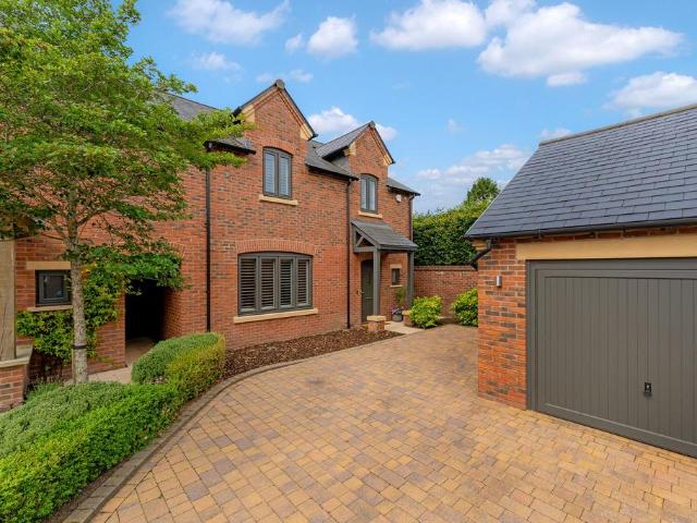 4 bedroom semi detached house for sale