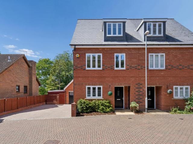 4 bedroom semi detached house for sale
