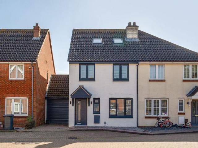 4 bedroom semi detached house for sale
