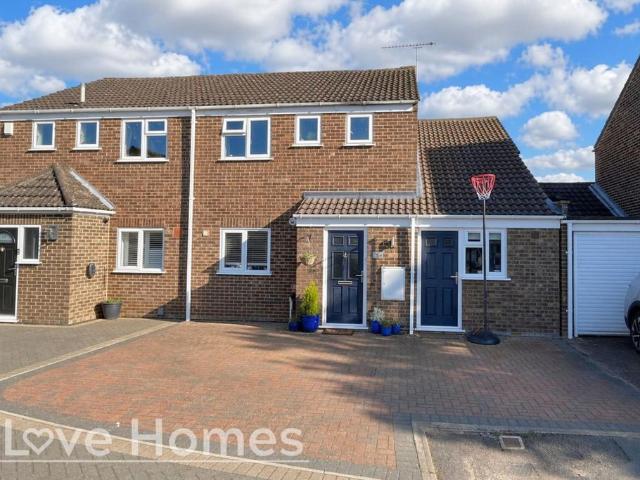 4 bedroom semi detached house for sale