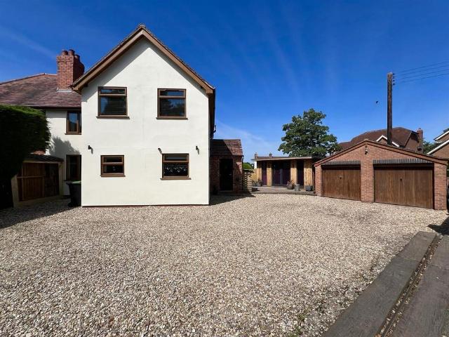 4 bedroom semi detached house for sale