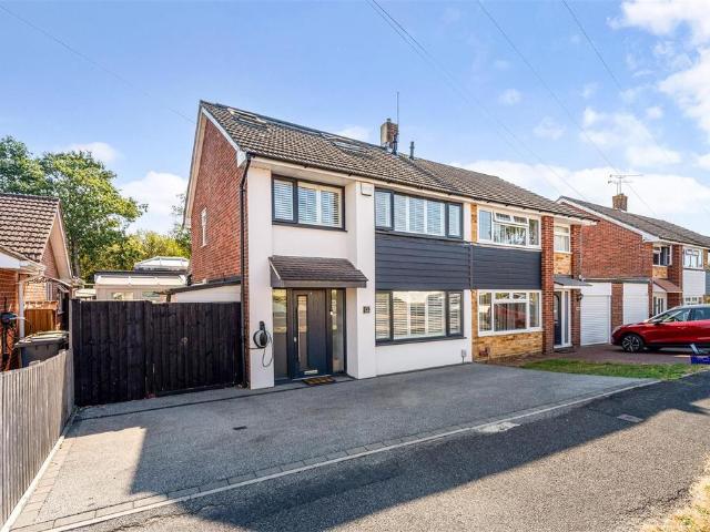 4 bedroom semi detached house for sale