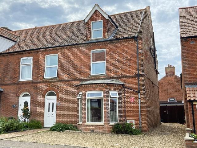 4 bedroom semi detached house for sale