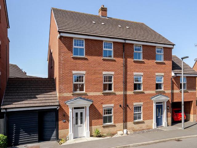 4 bedroom semi detached house for sale