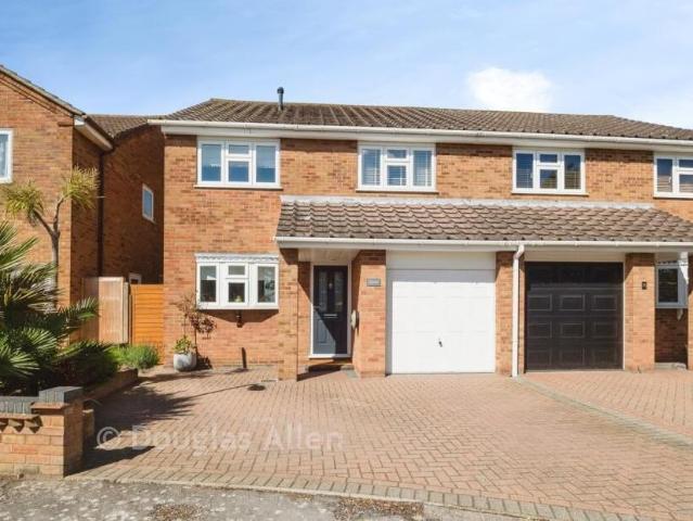 4 bedroom semi detached house for sale