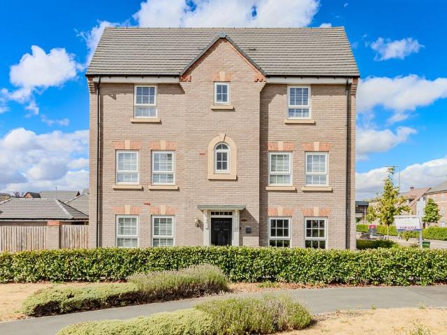 4 bedroom semi detached house for sale