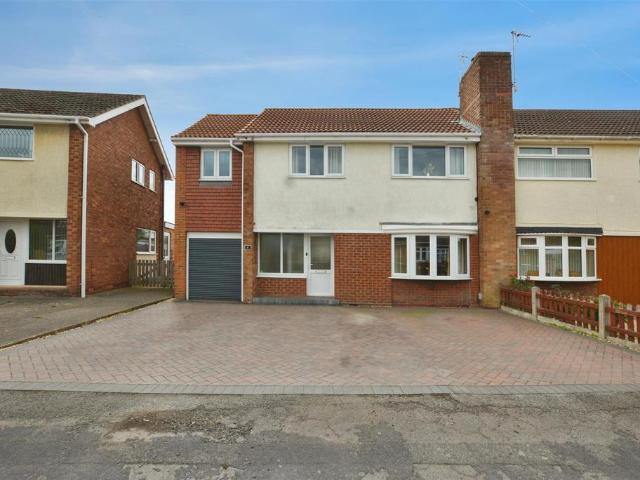 4 bedroom semi detached house for sale