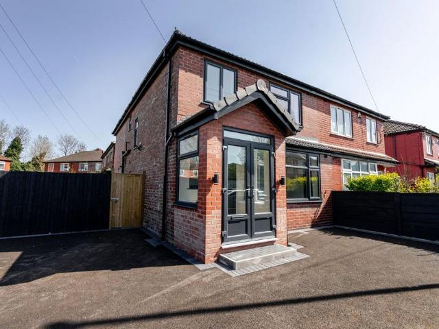 4 bedroom semi detached house for sale