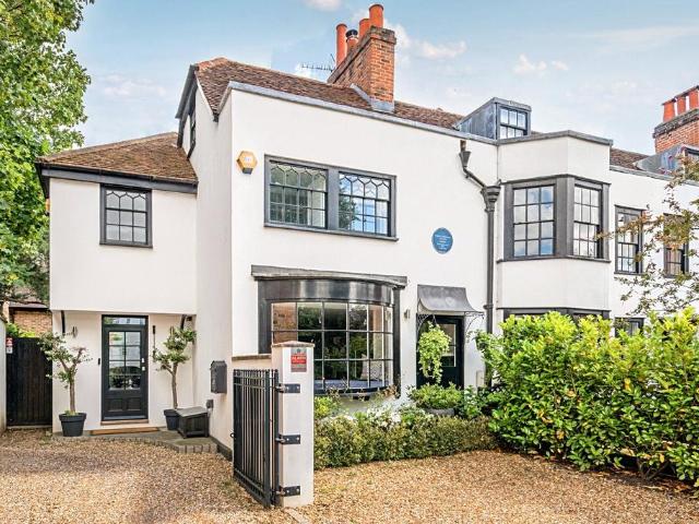 4 bedroom semi detached house for sale