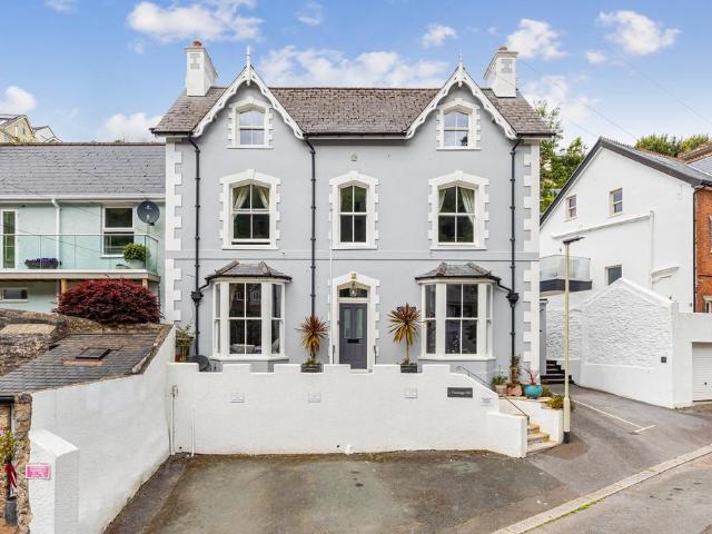 4 bedroom semi detached house for sale