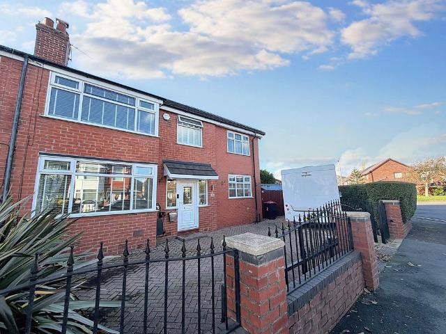 4 bedroom semi detached house for sale