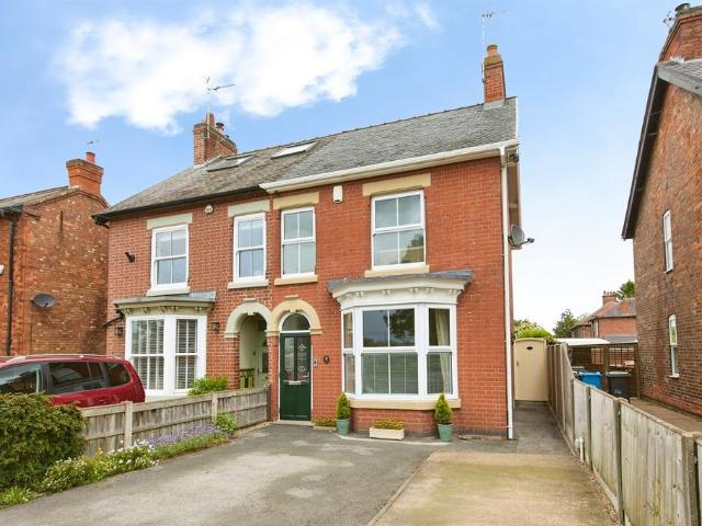 4 bedroom semi detached house for sale