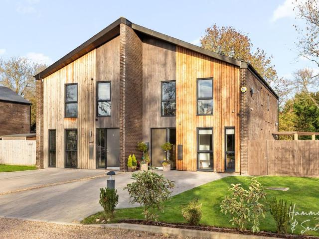 4 bedroom semi detached house for sale