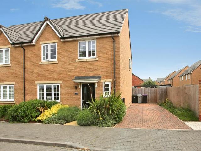 4 bedroom semi detached house for sale