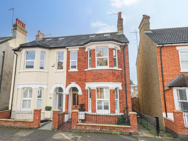 4 bedroom semi detached house for sale