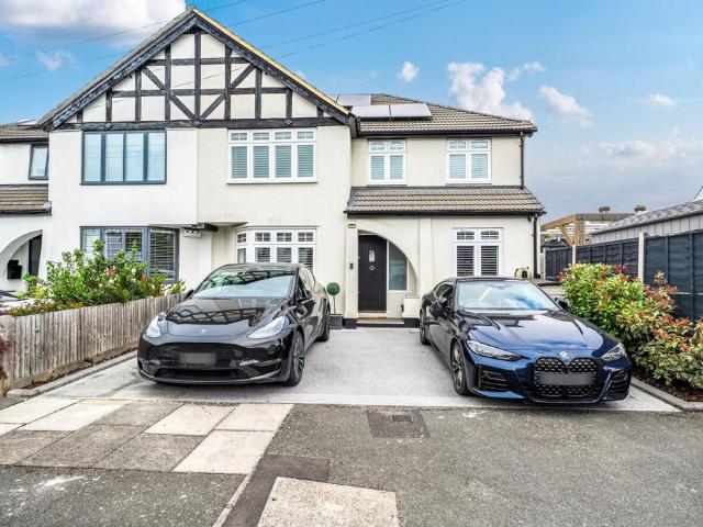 4 bedroom semi detached house for sale