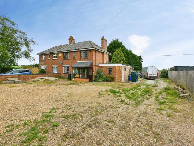 4 bedroom semi detached house for sale