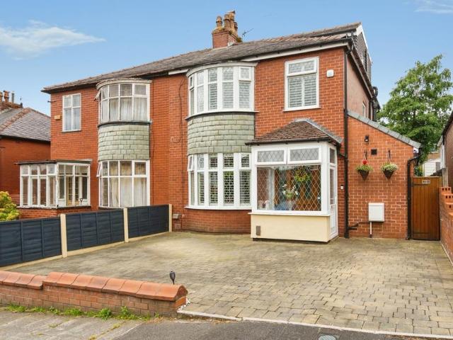 4 bedroom semi detached house for sale