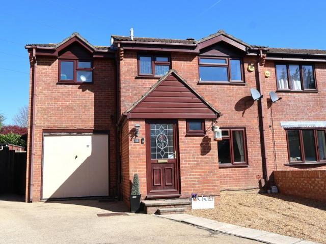 4 bedroom semi detached house for sale