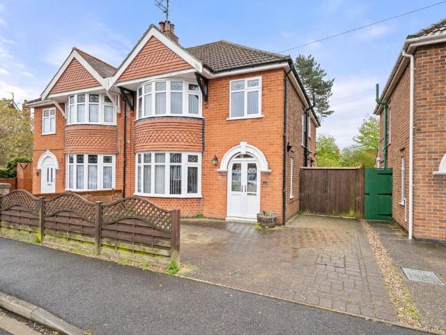 4 bedroom semi detached house for sale