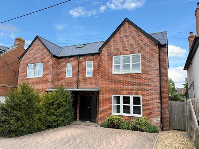 4 bedroom semi detached house for sale